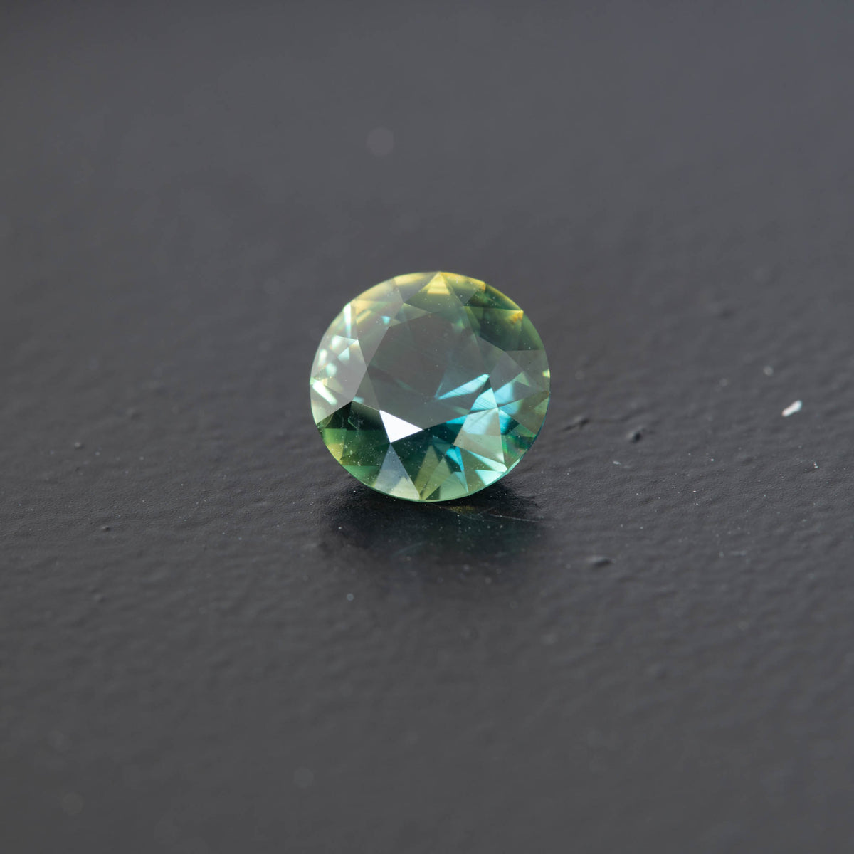 Green Brilliant Sapphire 1.39ct (S.G.BR.346) — Bradley Gems