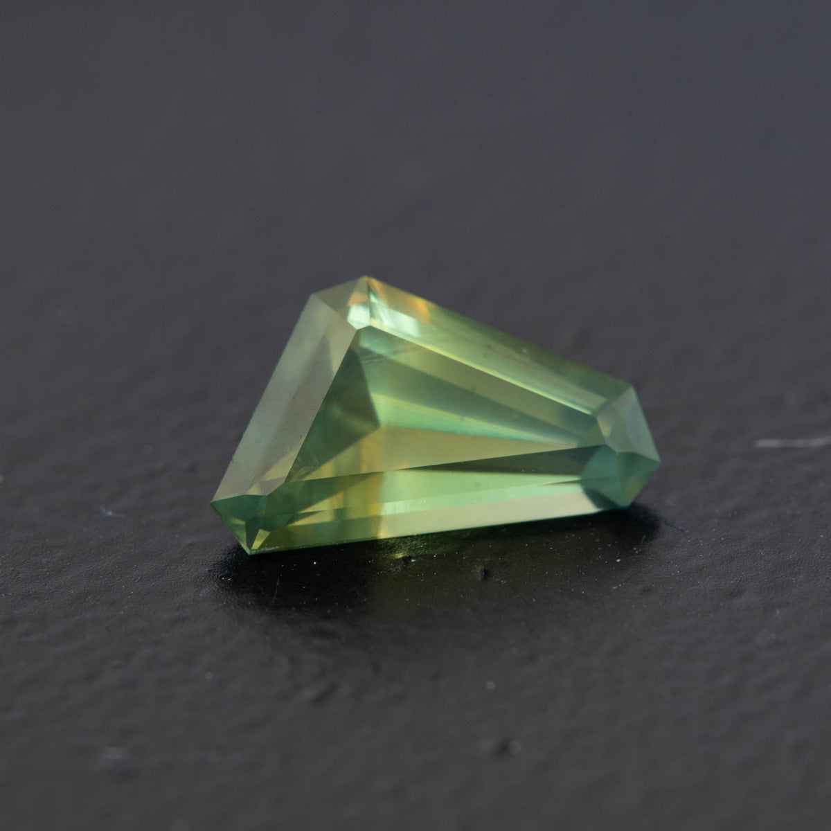 Parti Free Form Sapphire 1.3ct (S.P.FF.821) — Bradley Gems